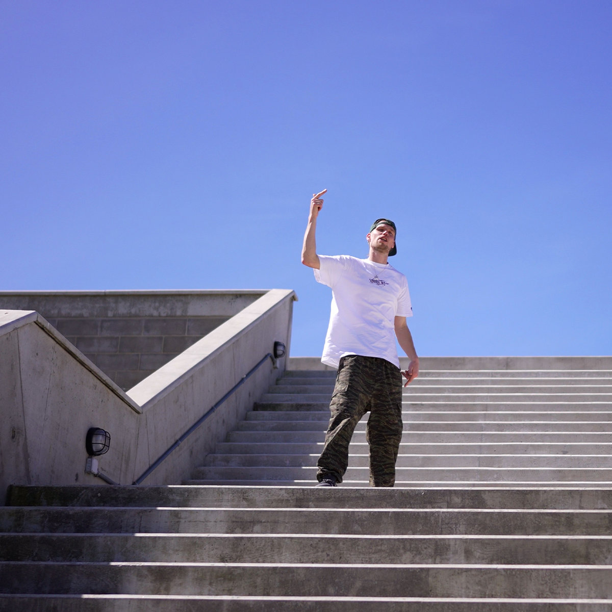 UK Hip Hop Video: Fliptrix - Funky Microphone - HHIE